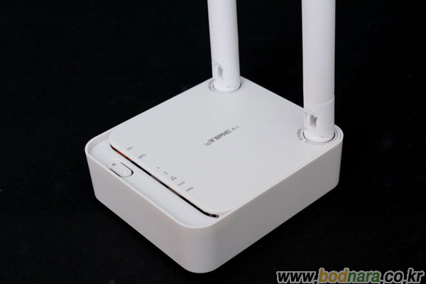 한손으로도 잡을수 있는 컴팩트한 공유기, ipTIME A1 : 다나와 DPG는 내맘을 디피지
