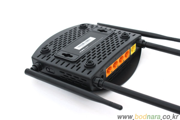 All 블랙의 매력적 디자인, EFM네트웍스 ipTIME N600 : 다나와 DPG는 내맘을 디피지