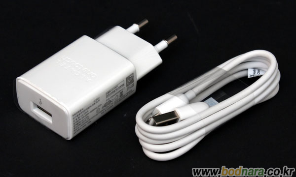 SKT와 설현 조합은 이번에도 통할까, 2번째 설현폰 알카텔 쏠(Sol) : 다나와 DPG는 내맘을 디피지