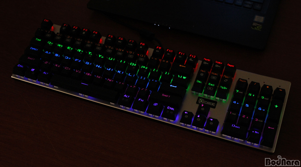 [프리뷰]취향대로 키 스위치 교체하는 키보드, COX CK400 교체축 레인보우 LED:: 보드나라