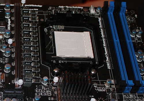 MSI, CES에 불도저 지원 AMD 990FX 보드 선보여:: 보드나라