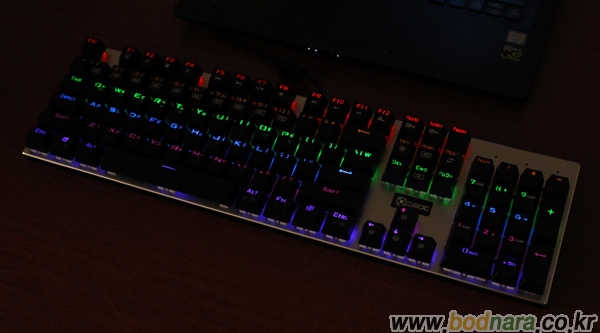 취향대로 키 스위치 교체하는 키보드, COX CK400 교체축 레인보우 LED : 다나와 DPG는 내맘을 디피지