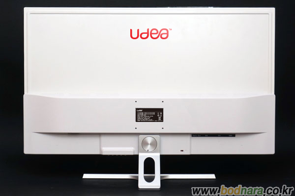 화이트 컬러로 만나는 유디아 모니터, 제이씨현 UDEA LOOK 320 ADS 유케어 : 다나와 DPG는 내맘을 디피지