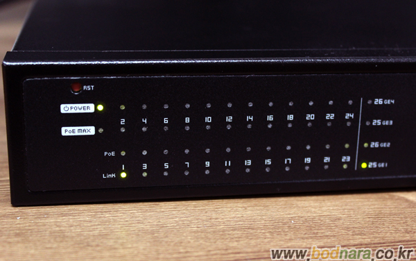 랜 케이블로 전원 공급까지 해결, ipTIME PoE1600/ 2400/ 16000 : 다나와 DPG는 내맘을 디피지