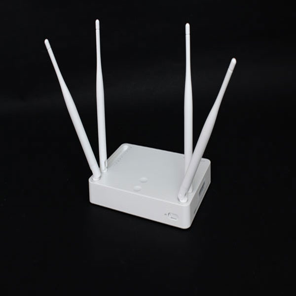 유무선공유기 본연의 역할에 충실한 ipTIME A2004R:: 보드나라