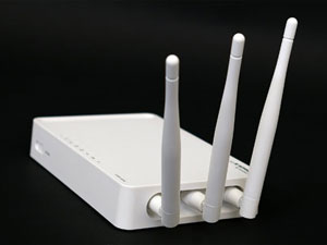 [리뷰]3개 안테나로 무선 강화한 ipTIME N704M:: 보드나라