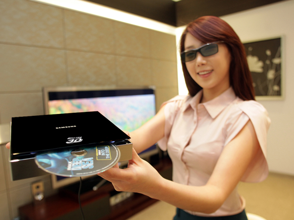 컴팩트한 풀HD 3D 블루레이 플레이어, BD-D7000 출시:: 보드나라